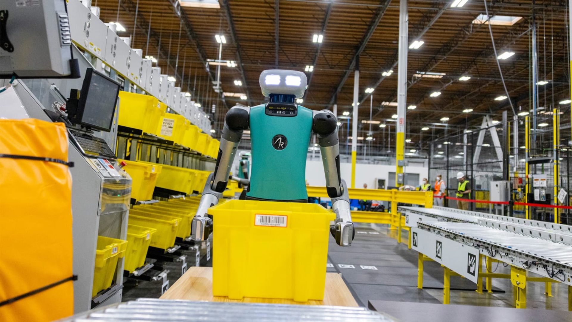 Amazon Enhances Warehouse Efficiency with Over 750,000 Robots | Birow