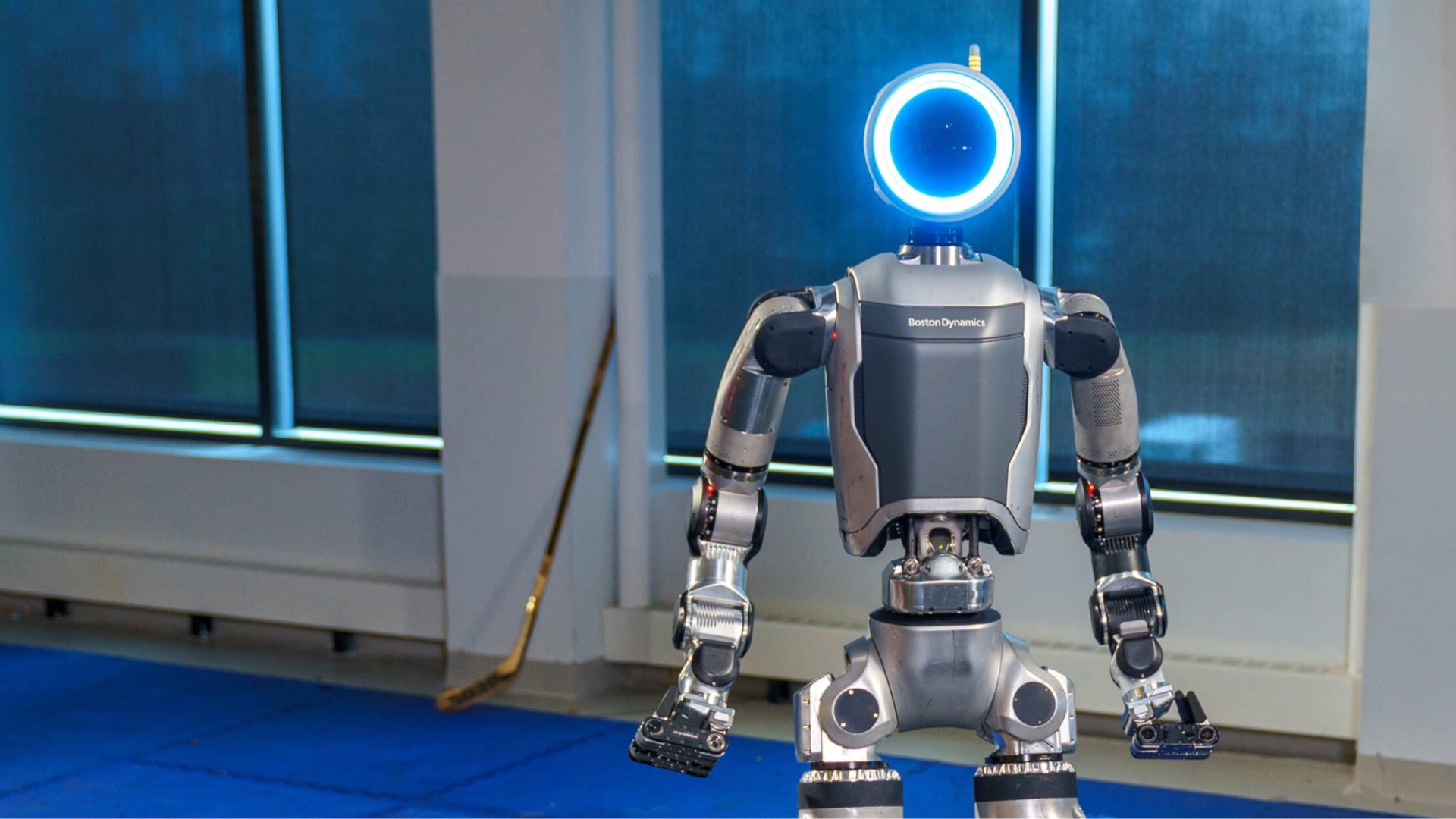 Boston Dynamics' Atlas Robot Does Push-ups | Birow